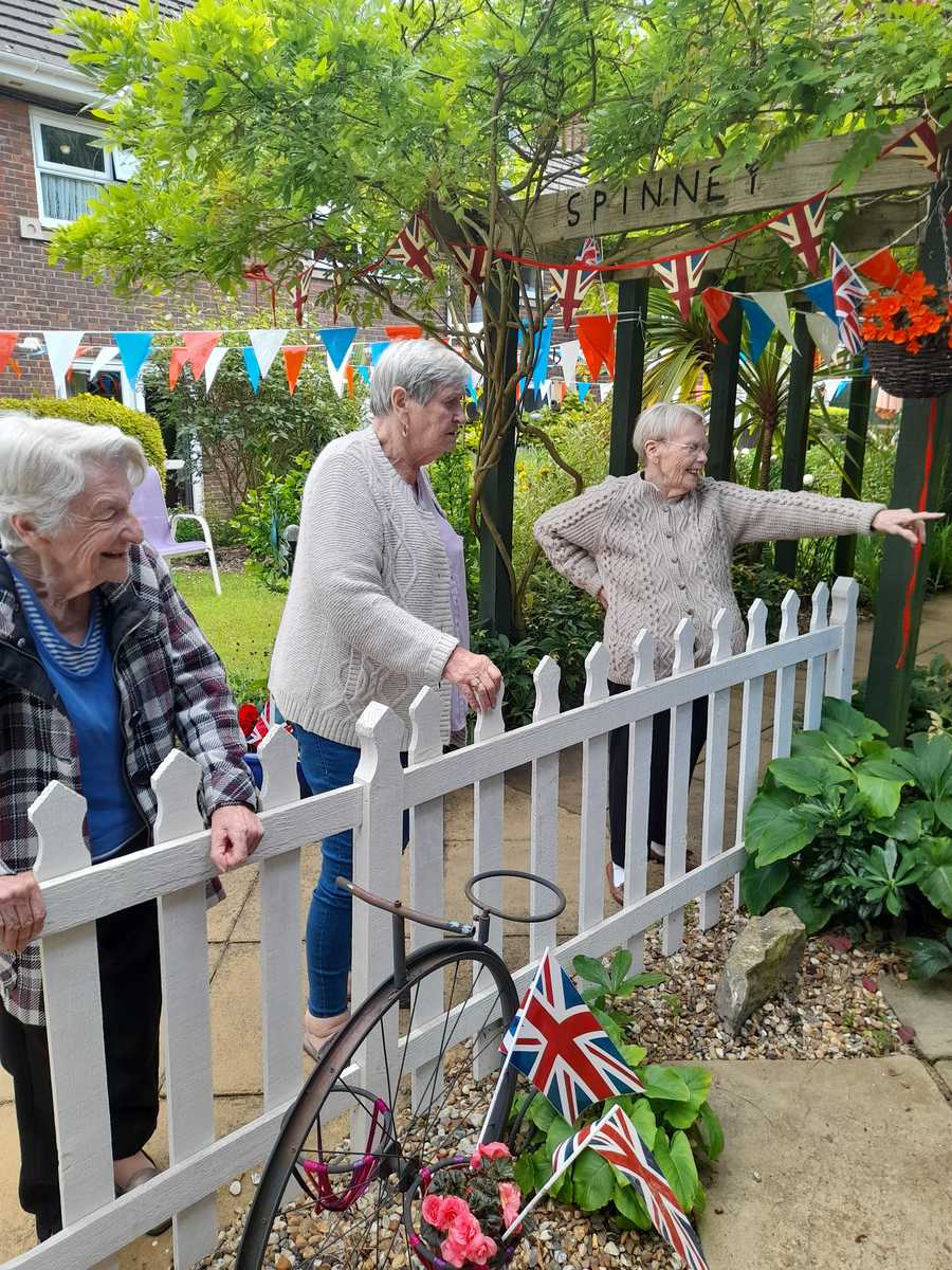 Top 5 Most Beautiful Care Home Gardens in the UK!